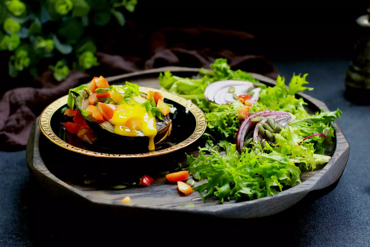 Avocat avec œuf et fromage d'Elena @urbanistka_vl