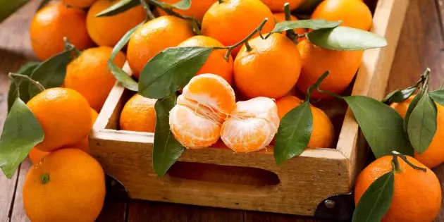 Halka laga raadiyo fiitamiinada xilliga dayrta: tangerines