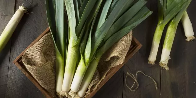 Komwe mungayang'ane mavitamini mu kugwa: mu leeks