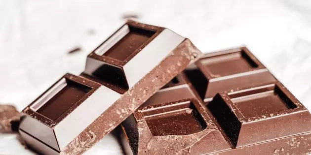 Que alimentos conteñen magnesio: chocolate negro