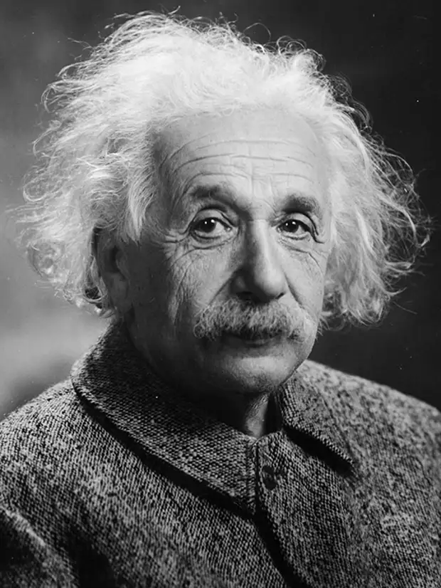 Albert Einstein ក្នុងឆ្នាំ ១៩៤៧។