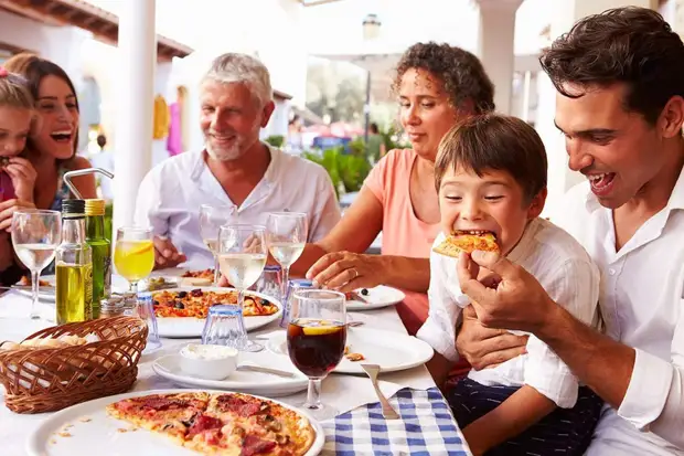 イタリア人がたくさん食べて年をとらない理由：6つの原則