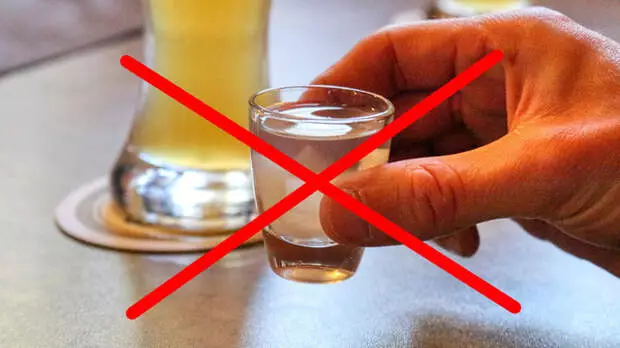 Peix salat i alcohol prohibits: com menjar amb la COVID-19?