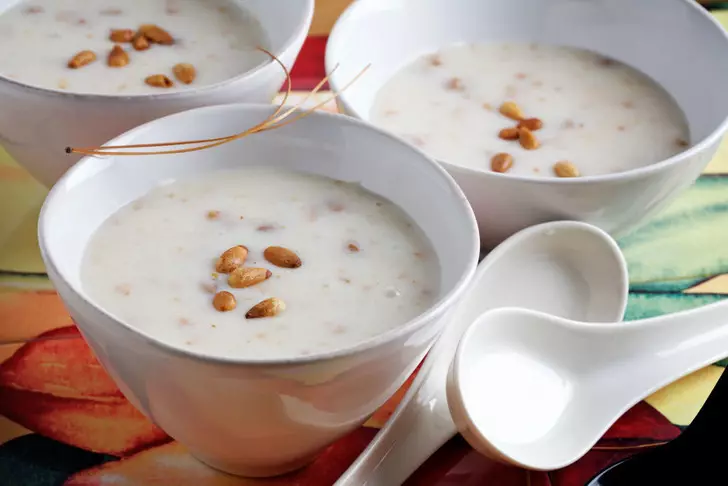 Foto # 2 - Kedu ka oatmeal si kwụsị ịbụ nri ndị ogbenye wee bụrụ ihe nnọchianya nke ndụ ahụike