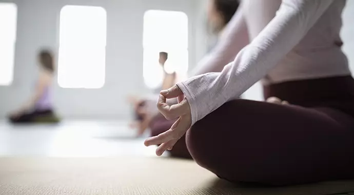 Yoga tanpa hiasan