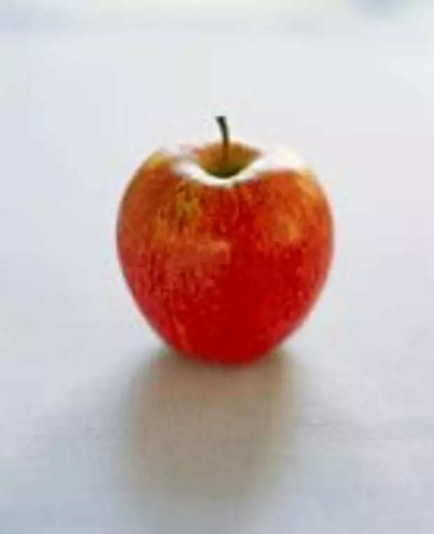 Ali bi morali jesti jabolka s semeni?