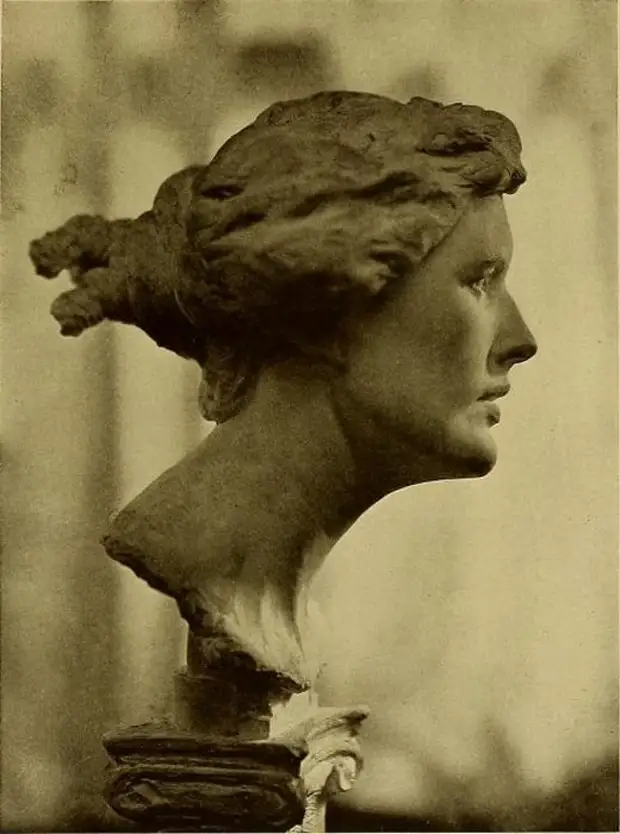 Phryne, bronze bust by Emil Fuchs.