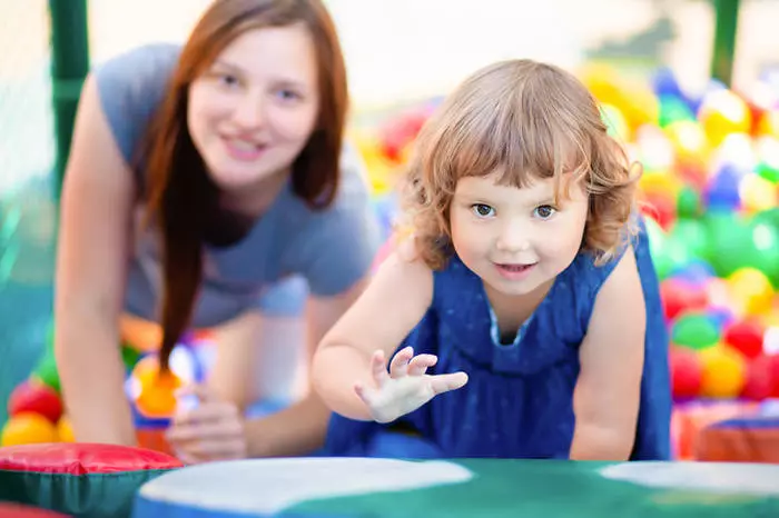 5 vecí, o ktorých si mamičky na ihriskách navzájom klamú