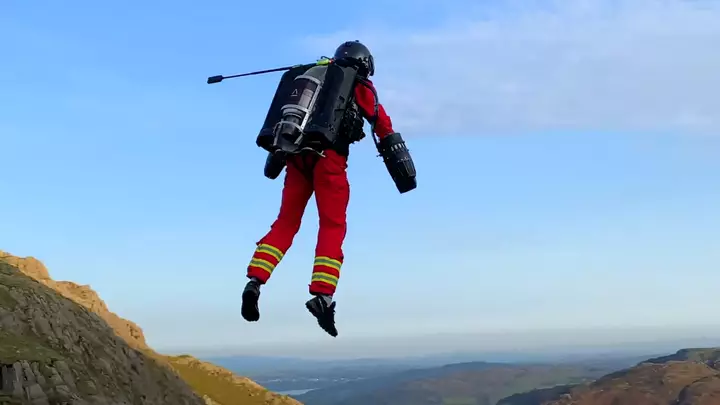 Captura en 90 segundos: un jetpack entregará o médico ao paciente