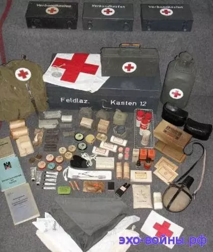 Tankininko pirmosios pagalbos vaistinėlė (Vokietija) - Didžiojo Tėvynės karo karių ir karininkų pirmosios pagalbos vaistinėlės.