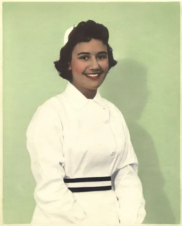 The history of the nursing uniform in 20 photos