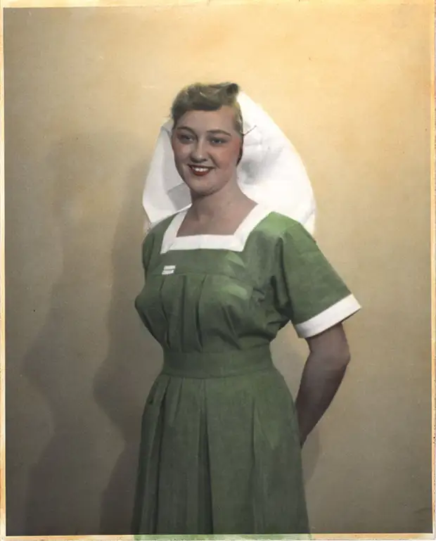 The history of the nursing uniform in 20 photos