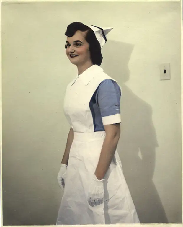 The history of the nursing uniform in 20 photos