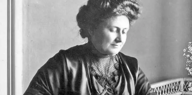 "Meas an leanbh chomh maith leis an duine fásta." Mar a mhol Maria Montessori go stopfaimis leanaí a thógáil