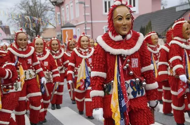 Caadooyinka Christmas-ka ugu yaabka badan