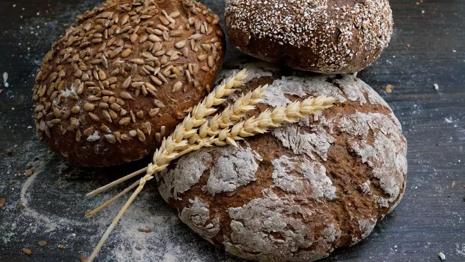 Gluten: vim li cas txhua tus neeg vwm txog nws thiab yuav ua li cas nkag siab tias nws muaj kev phom sij rau koj