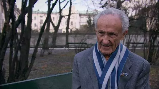 Ed Mosberg a 92 ans, a survécu à deux camps de concentration, mais maintenant il est plus heureux que beaucoup de gens dans le monde