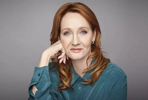 "Ek het 'n tienerseun - natuurlik speel ek Minecraft." Skrywer J.K. Rowling se ouerskapreëls