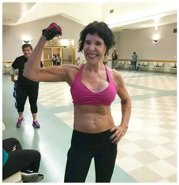 Tatiana, 62 anos. “Sou uma sobrevivente do câncer de mama e acredito fortemente que exercícios e uma alimentação saudável são a fonte perfeita da juventude!