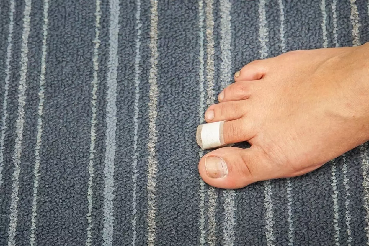 Why is a bruised toe so painful?
