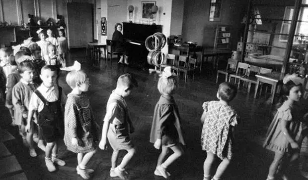 Lair ing USSR: Teknik parenting Soviet sing trauma psikologis