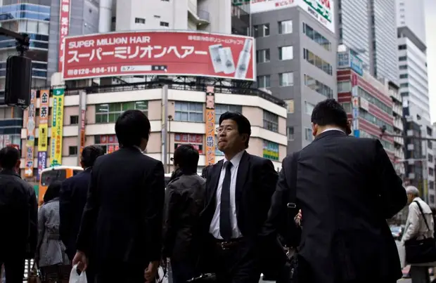 Njeriu i makinës: jeta tragjikomike e një planktoni zyre japoneze