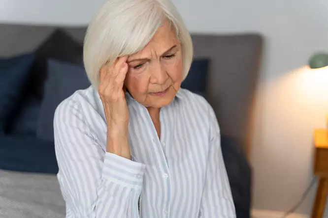 Simptomi in znaki Alzheimerjeve bolezni pri starejših