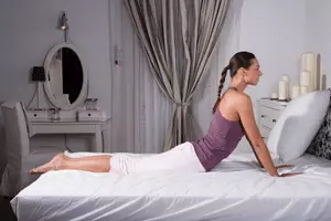 Joga in die bed