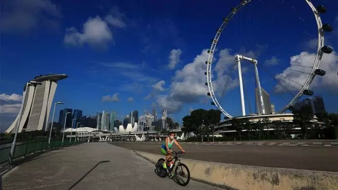 Ciclista en Singapur