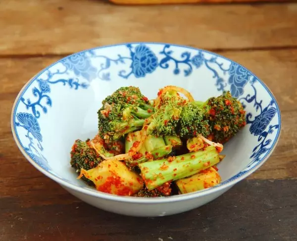 Broccoli kimchi (브로콜리 김치)