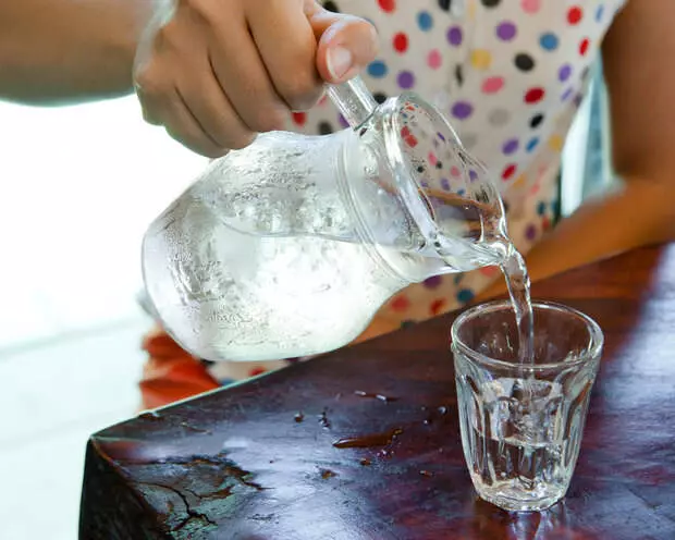 12 znaków, że czas wypić szklankę wody