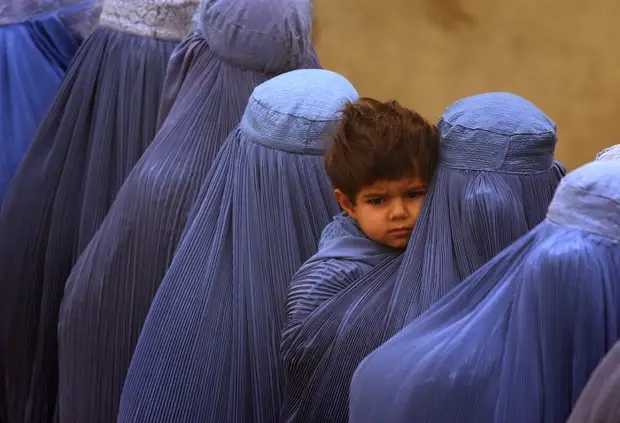 Tradycja afgańska „bacha posh”: niech córka będzie synem