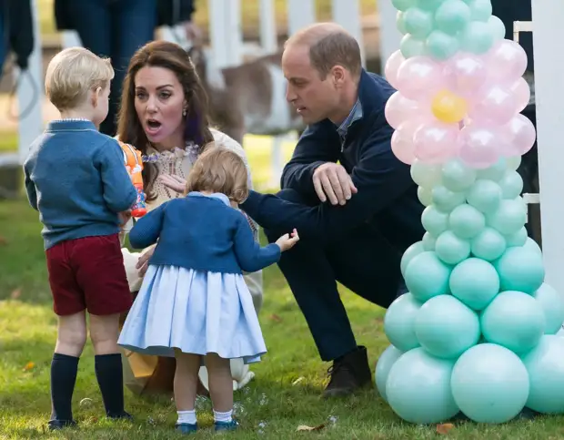 16 fotografii cu Kate Middleton, în care o mamă obișnuită se recunoaște