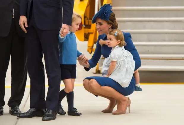 16 fotografii cu Kate Middleton, în care o mamă obișnuită se recunoaște
