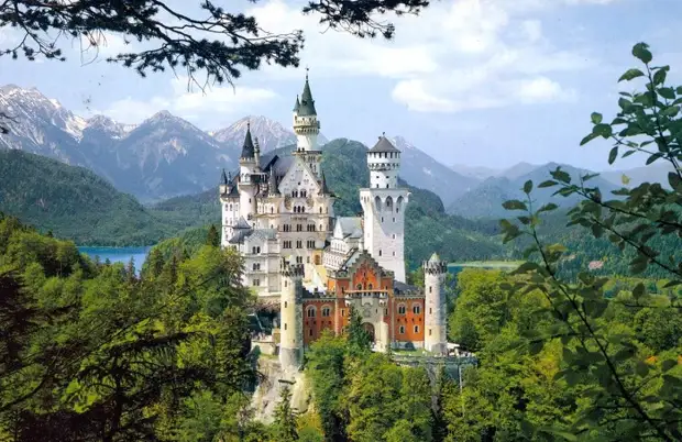 Κάστρο Neuschwanstein στη Βαυαρία. | Φωτογραφία: mix-service-agentur.ru.