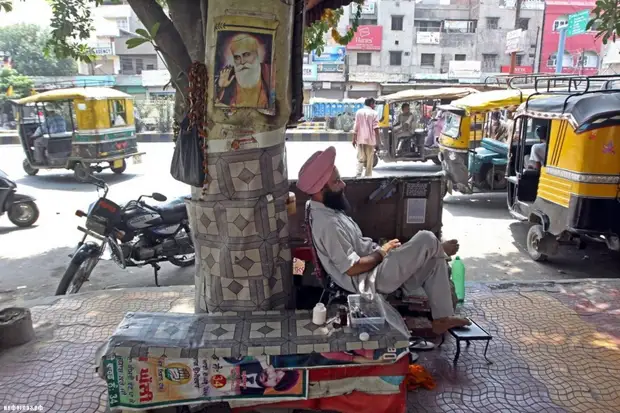 Como traballan os dentistas na India