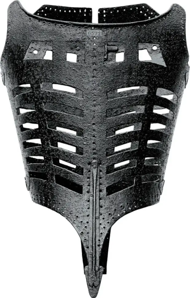 Dzelzs plākšņu korsete. | Foto: img.wikinut.com.