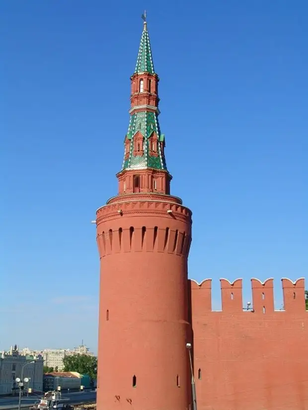 historien om byggandet av Kreml i Moskva