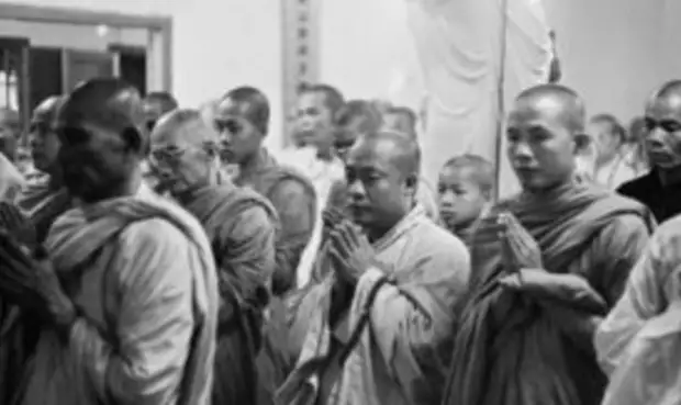 Pada awal 1960-an, umat Buddha dianiaya di Vietnam Selatan. | foto: oldpicz.com.