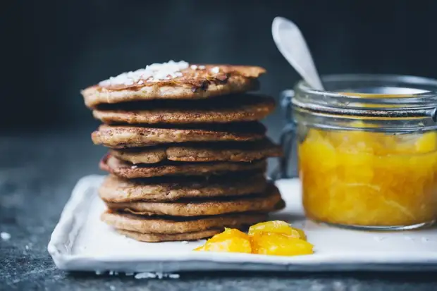 Receta petullash për Maslenitsa që do t'i pëlqejë e gjithë familja