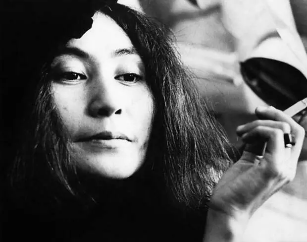 Yoko Ono: Jina ejder