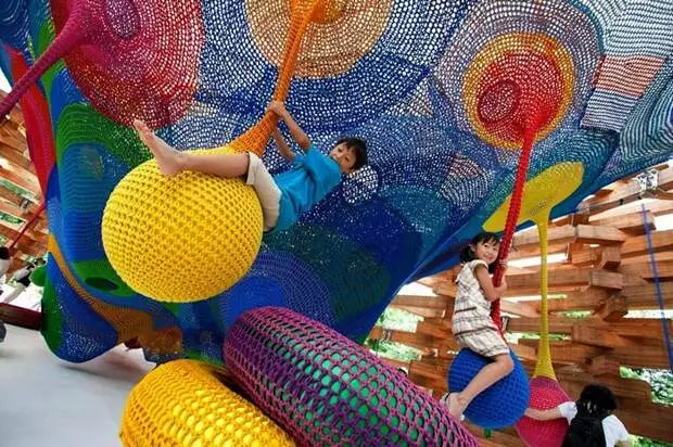 Parco giochi a maglia in Giappone