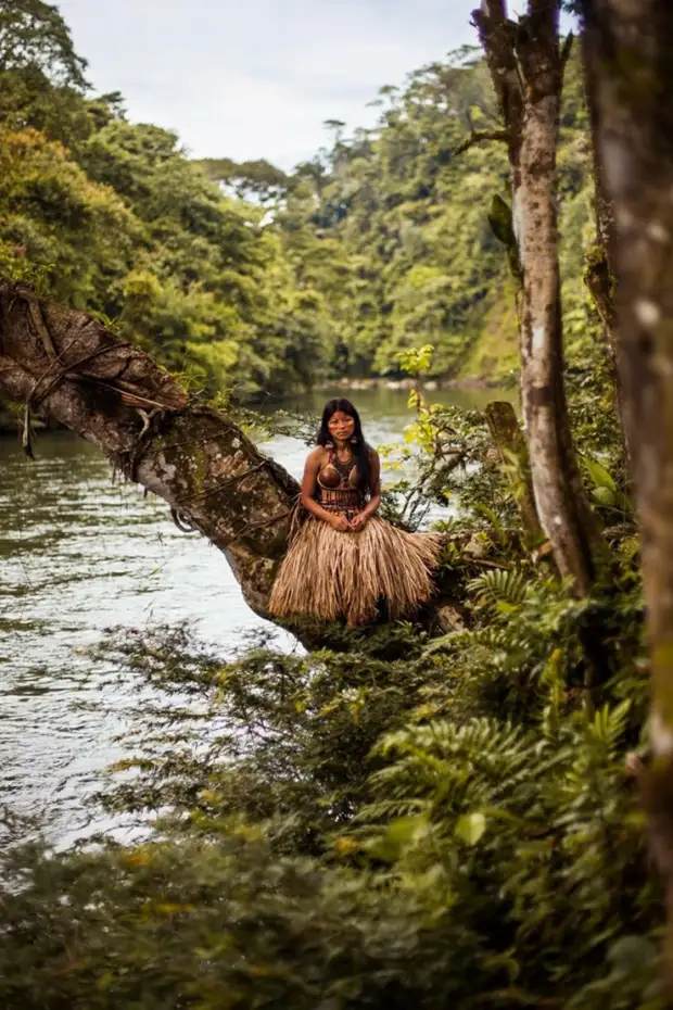 Fotografer Rumania menunjukkan kecantikan wanita biasa di seluruh dunia