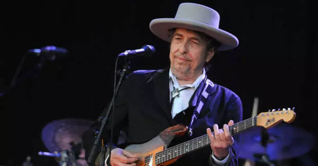 Quen é Bob Dylan e por que lle deron o Premio Nobel