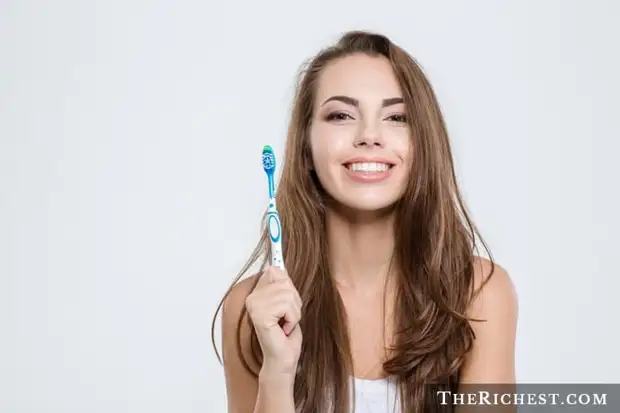 4. The toothbrush needs to be changed every three months secret, dentist, fact