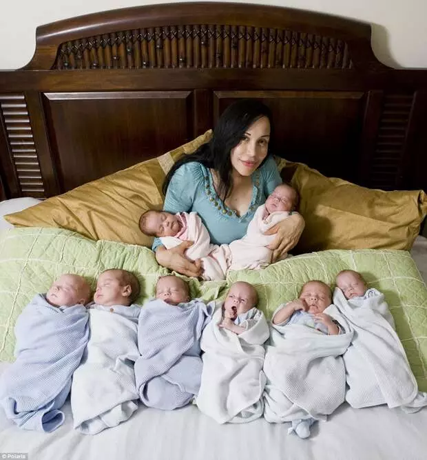 मातृत्व ने बदल दी आठ बच्चों की मां की जिंदगी