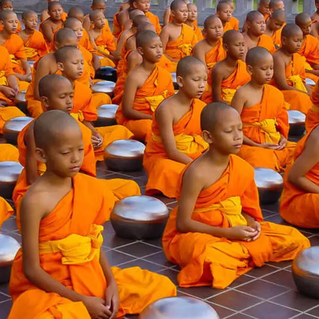 33 Lektioune vun der buddhistescher Philosophie
