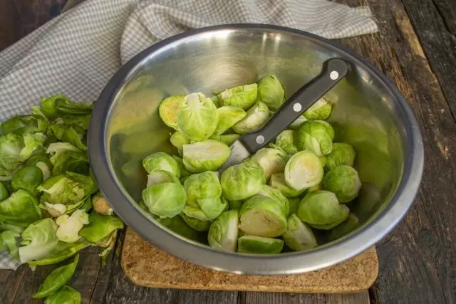 Nyiapkeun sprouts Brussel