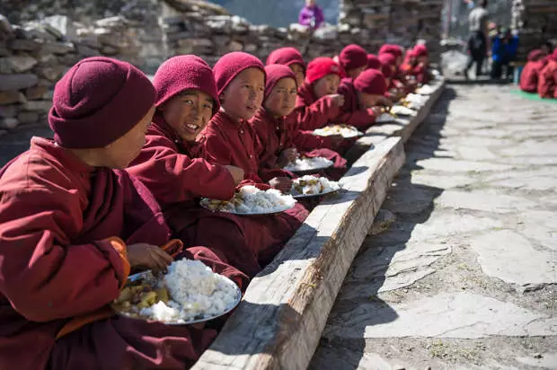 以佛教的方式饮食：佛教寺院的饮食方式和食物