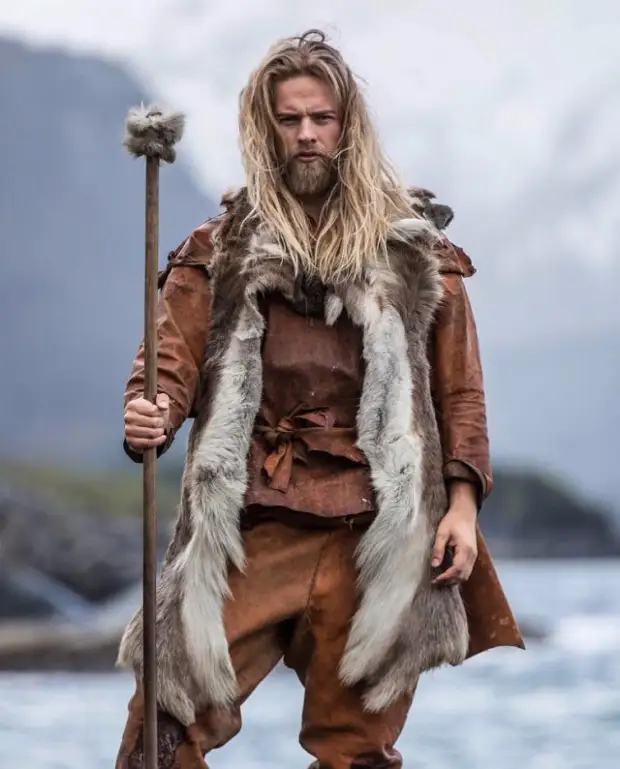 بدأ إله الفايكنج القديم من النرويج تطبيق Instagram